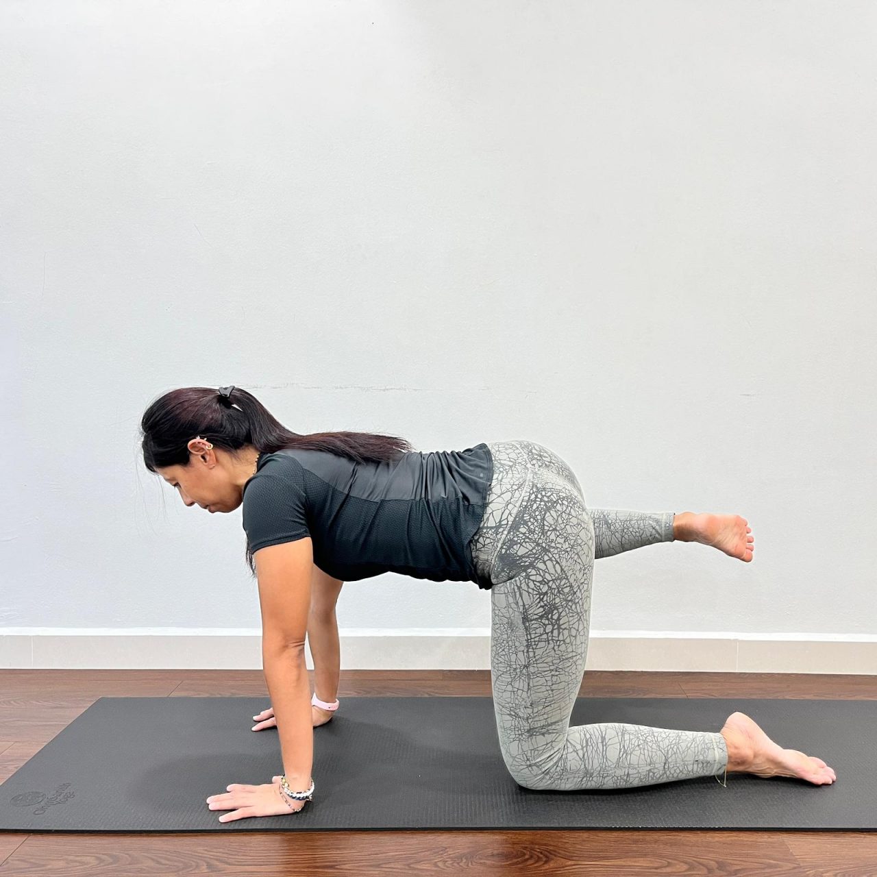 RELIEVE ILIOTIBIAL BAND SYNDROME (ITBS) with these 5 MOVES in 7 DAYS